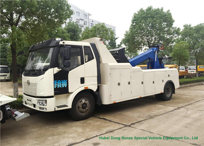 FAW Integrated Wrecker Tow Truck Recovery For Car 8000Kg Lifting Load