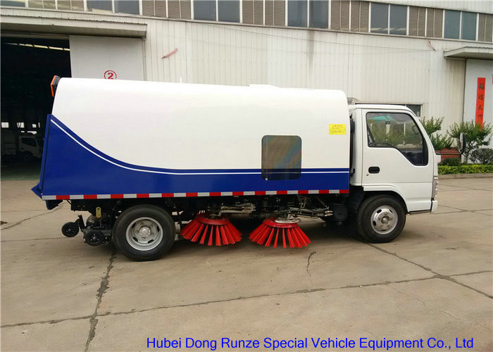 ISUZU 600P Airport Runway Street Sweeper Vehicle With Cleaning Brushes ...
