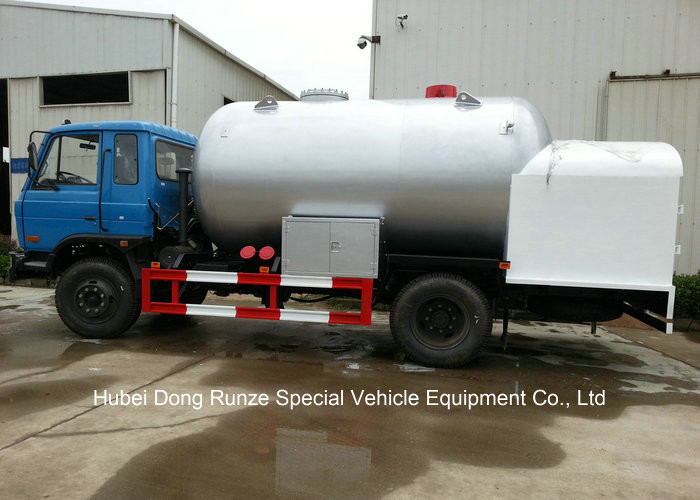 Road Bobtail LPG Gas Tanker With Mobile Dispenser , Bobtail Propane ...