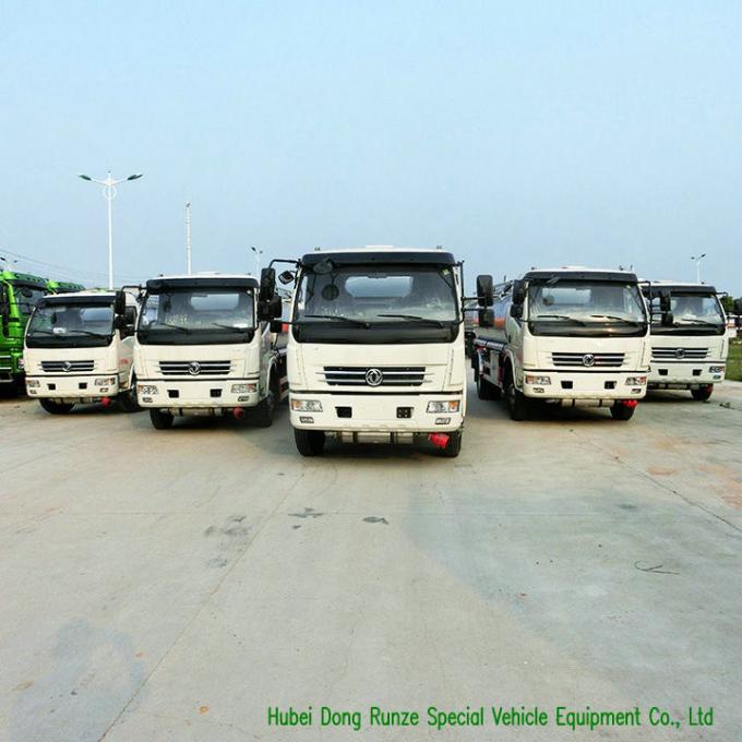 3000L - 6000L Crude Oil Tanker Truck , Mobile Fuel Oil Delivery Truck